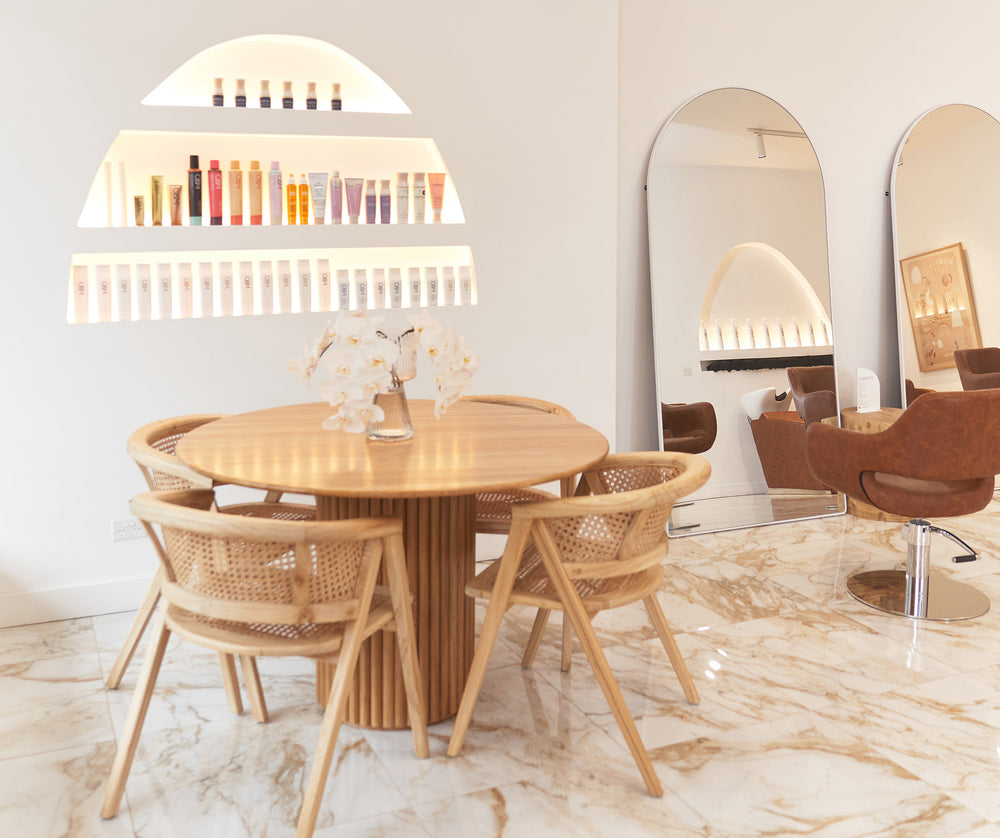 Contact – Blondie Bar Salon